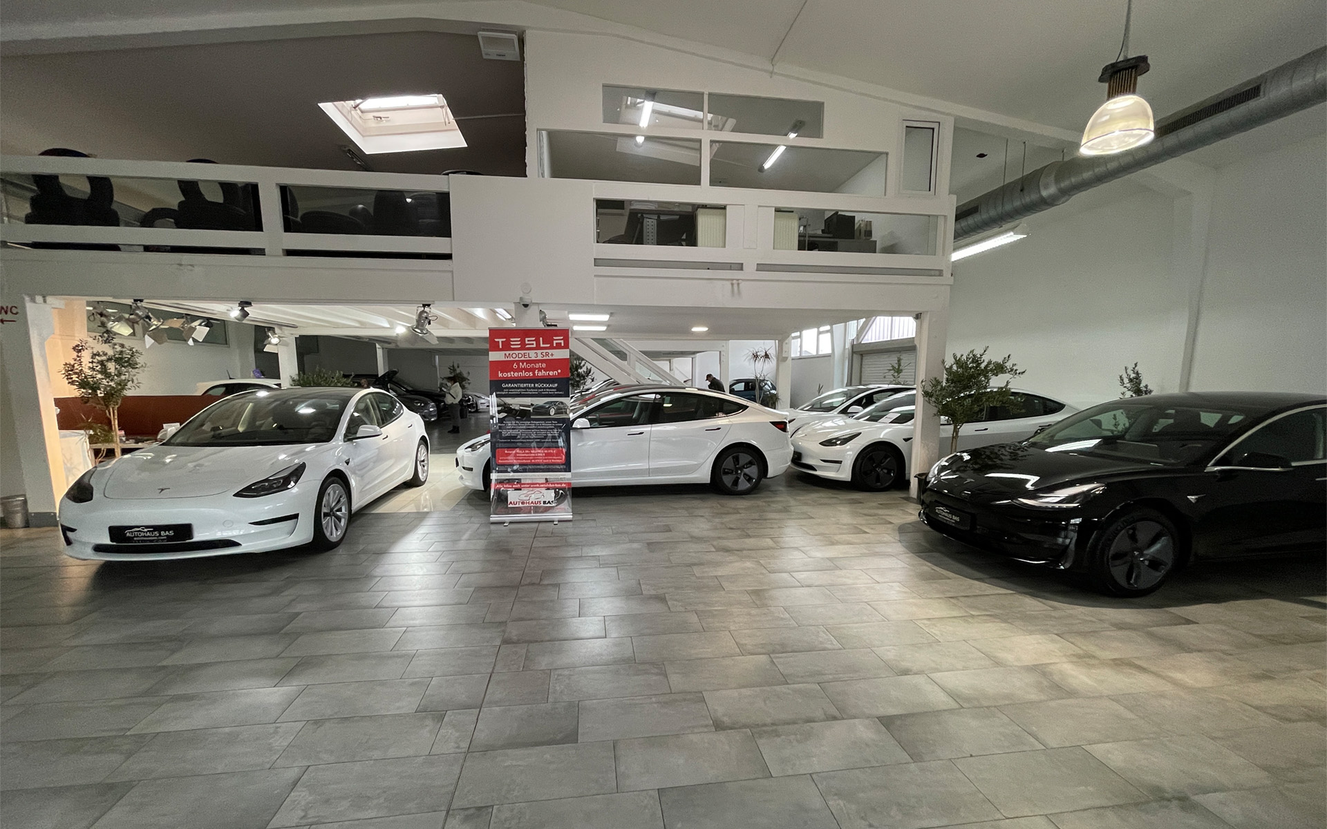 Tesla Gebrauchtwagen | E-Auto kaufen bei Autohaus Bas | Alle Infos...